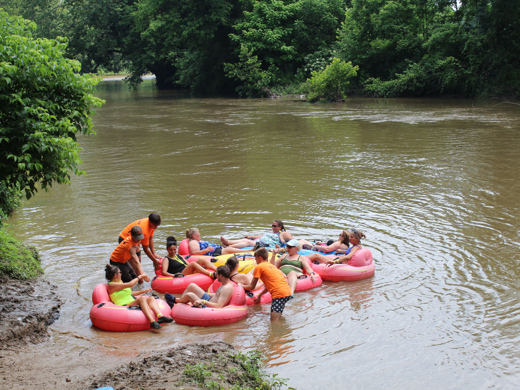 Hocking River Tubing in Hocking Hills - Adventure Pro Outdoors